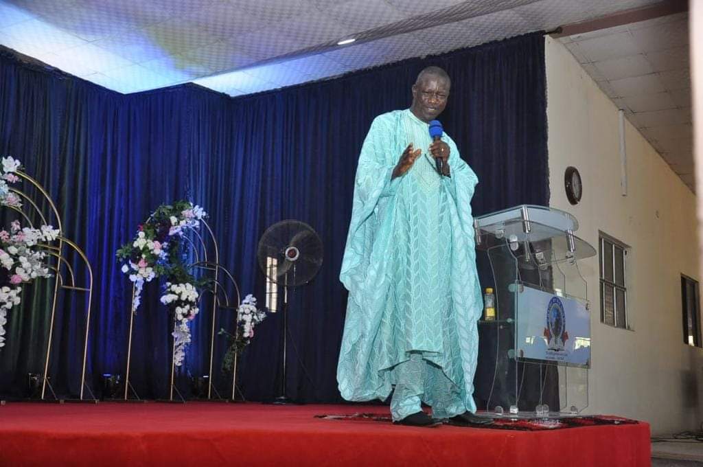 Bishop Francis Wale Oke (PFN President) was at Chapel of His Glory 33rd ...