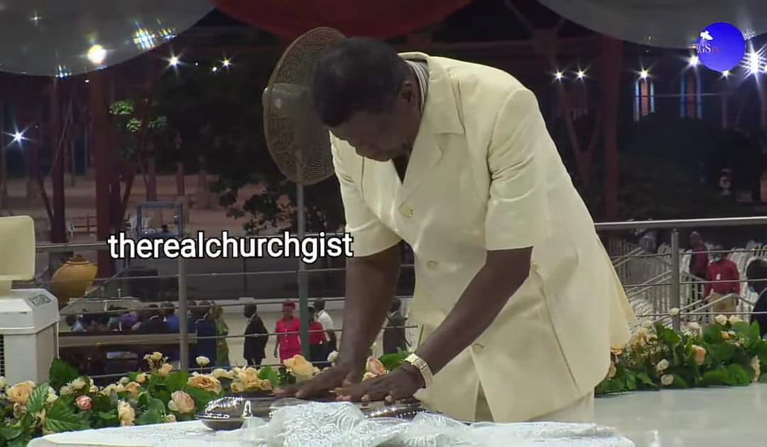 THE HOLY COMMUNION SERVICE IS A SIGN THAT JESUS IS ALIVE. - Church Gist