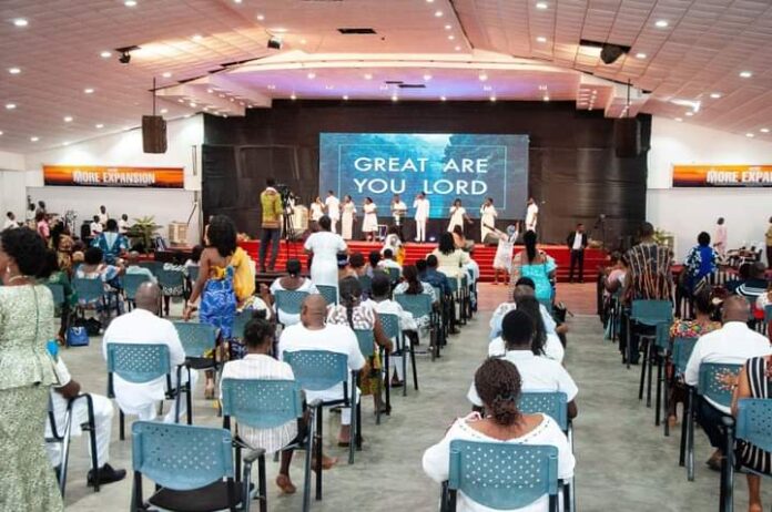 Nike WMNS Air Max SNDR Canyon Gold 28cm